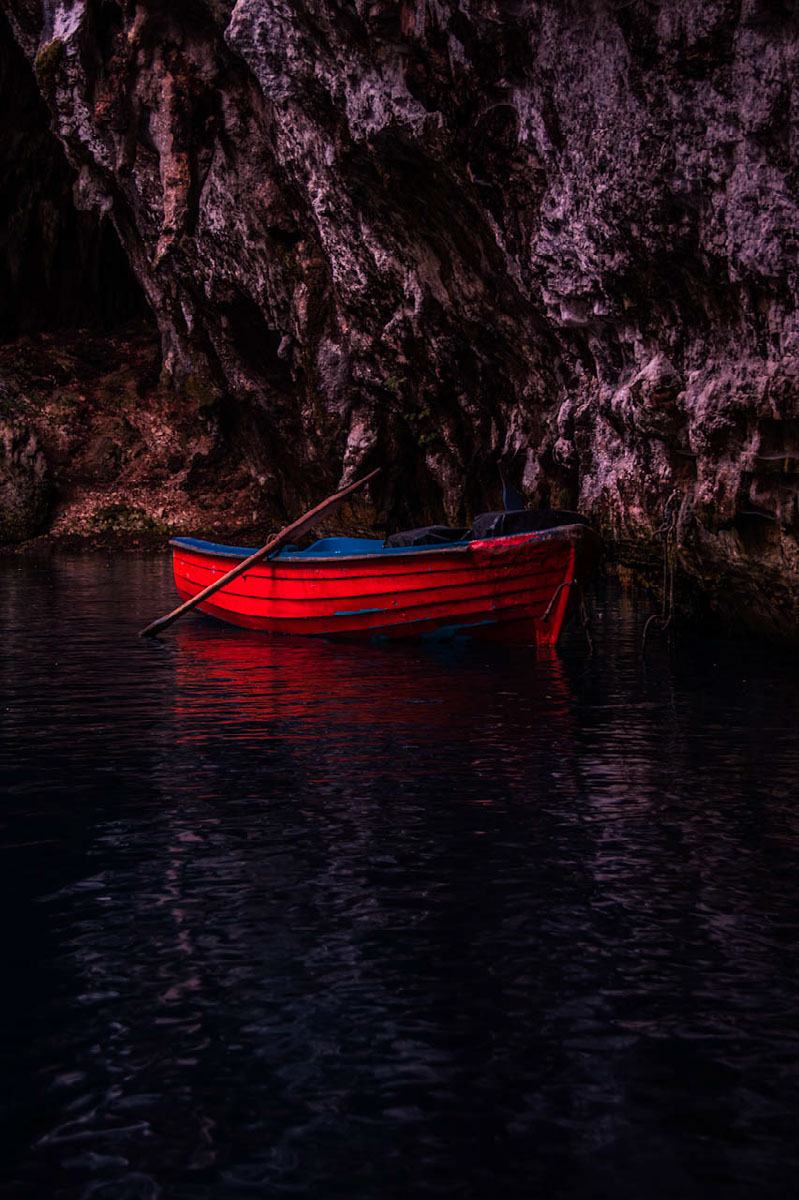 Red boat | Edit | Photoshop Lightroom