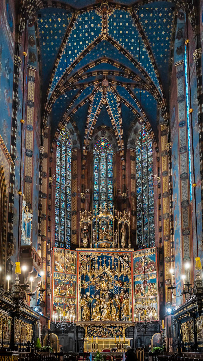 Medieval cathedra and altar | Edit | Photoshop Lightroom