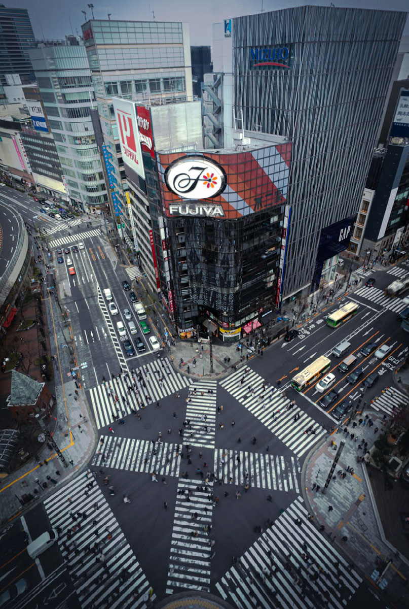 Dramatic Ginza Crossing | Edit | Photoshop Lightroom