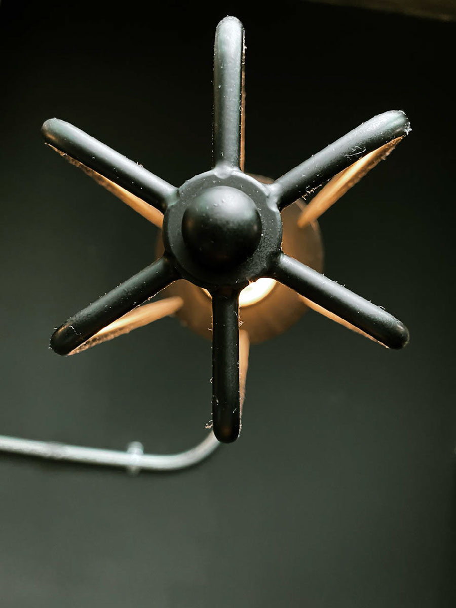 Light bulbs | Edit | Photoshop Lightroom