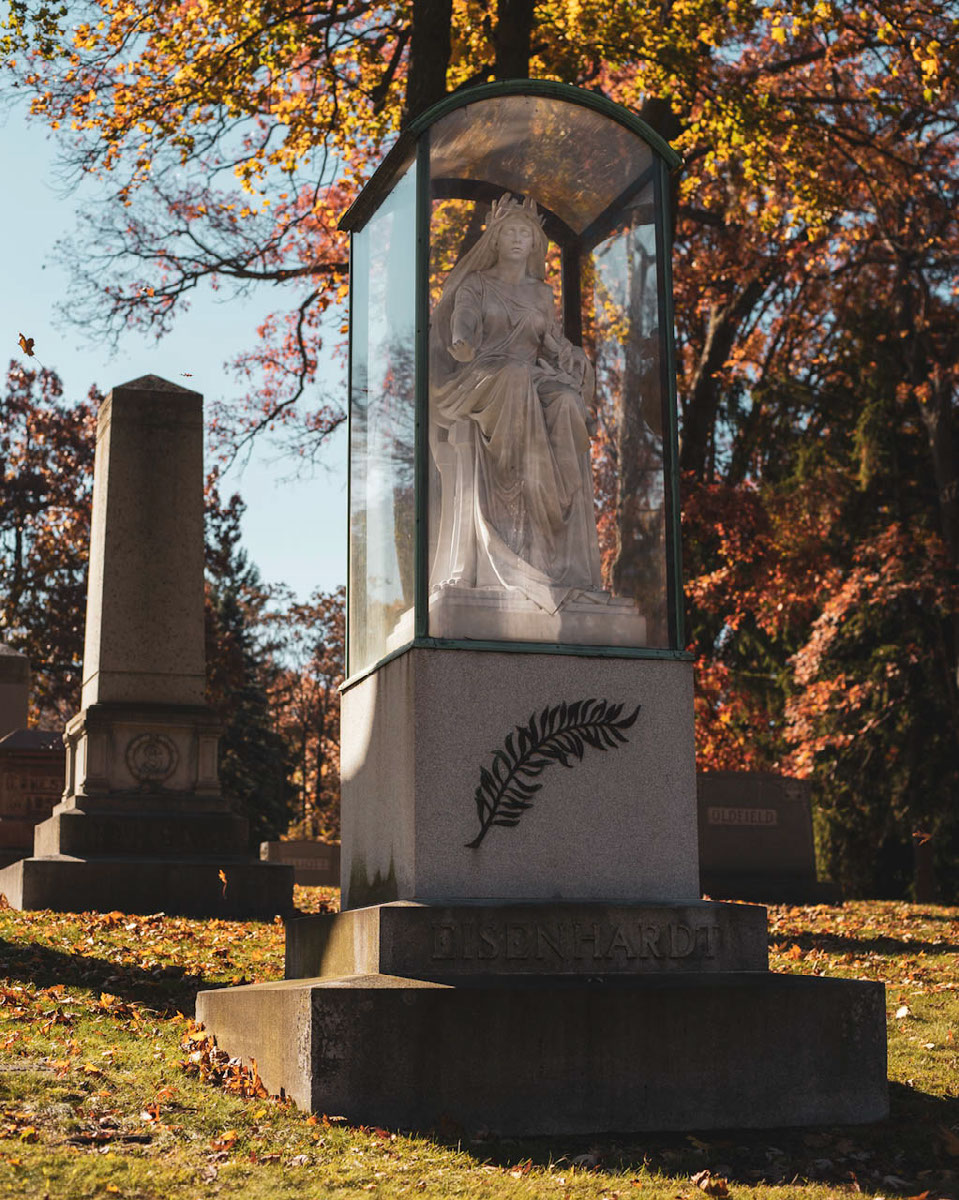 Th Lady of the Grave | Edit | Photoshop Lightroom