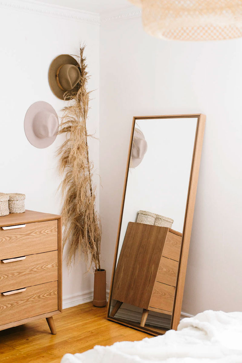 Monochromatic, Warm-Toned Interior | Edit | Photoshop Lightroom