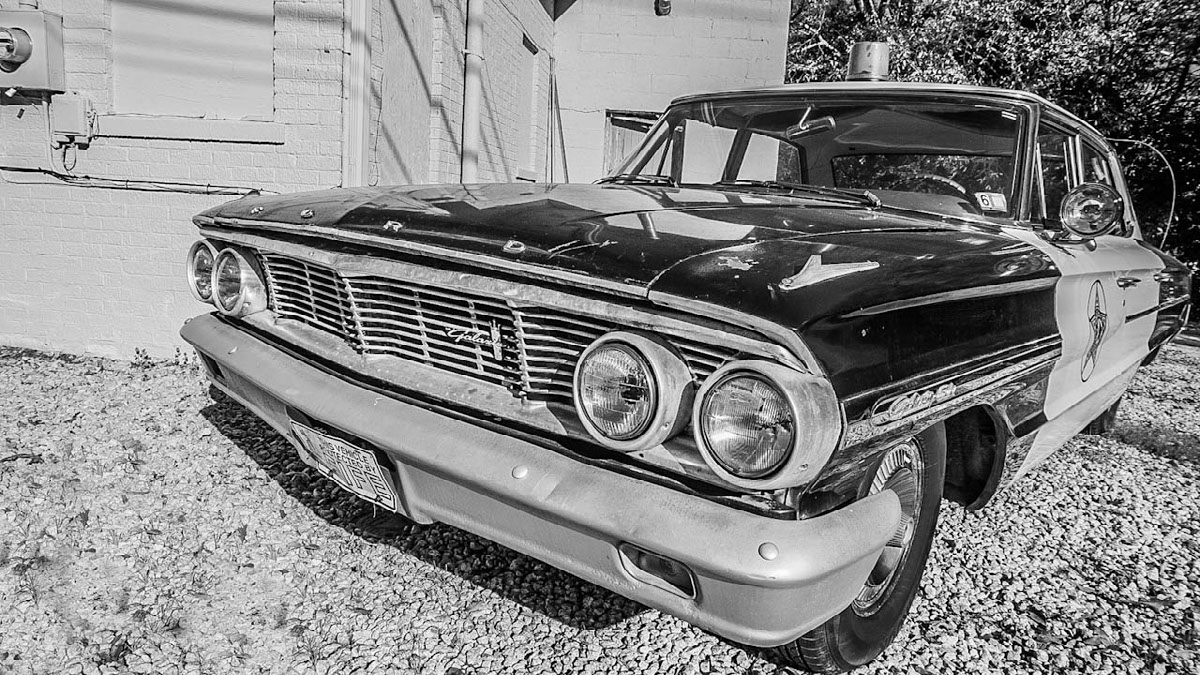 Police Car | Edit | Photoshop Lightroom