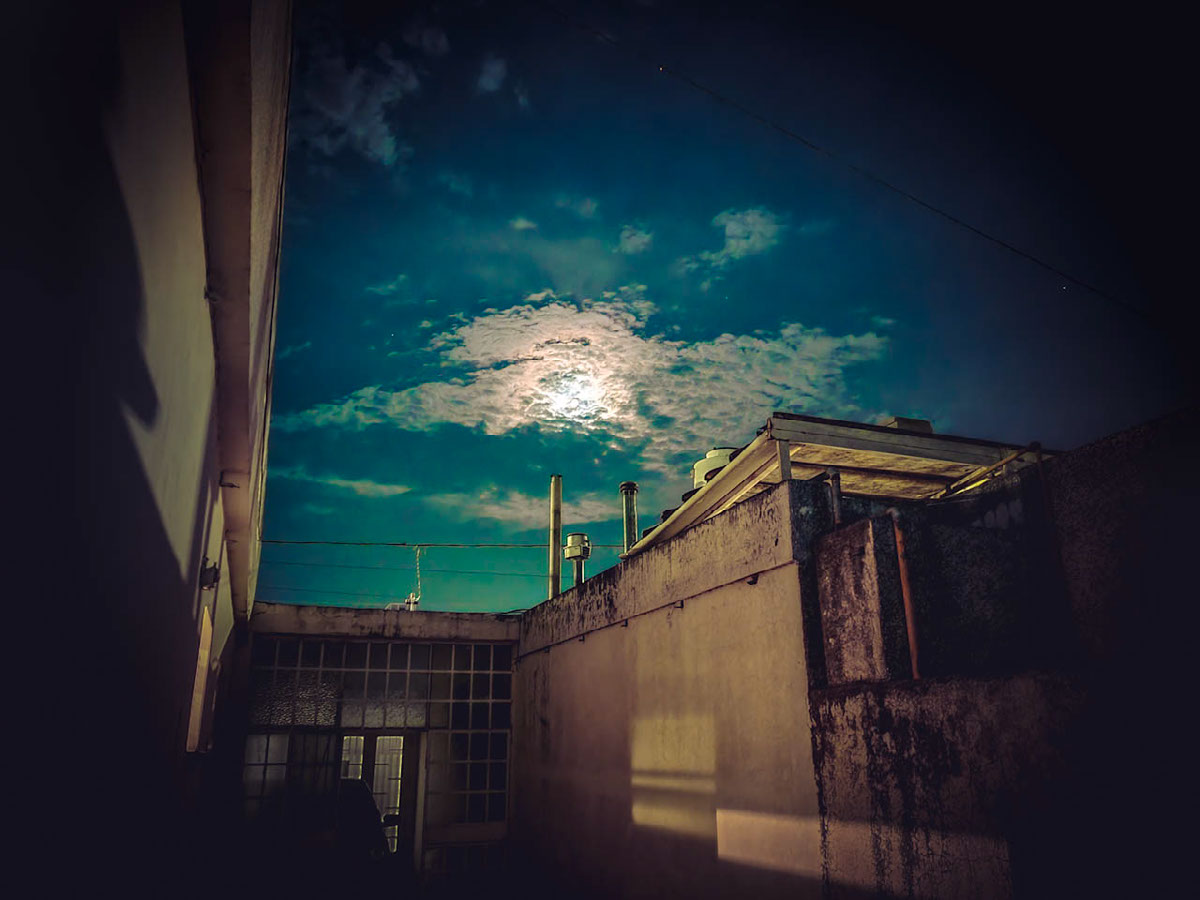 Hidden Moon | Edit | Photoshop Lightroom