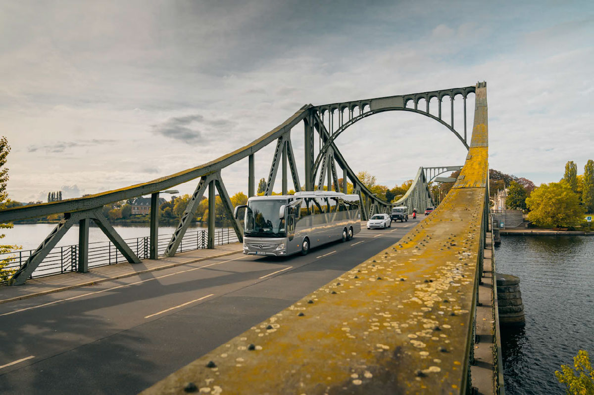 The bus on the bridge. | Edit | Photoshop Lightroom