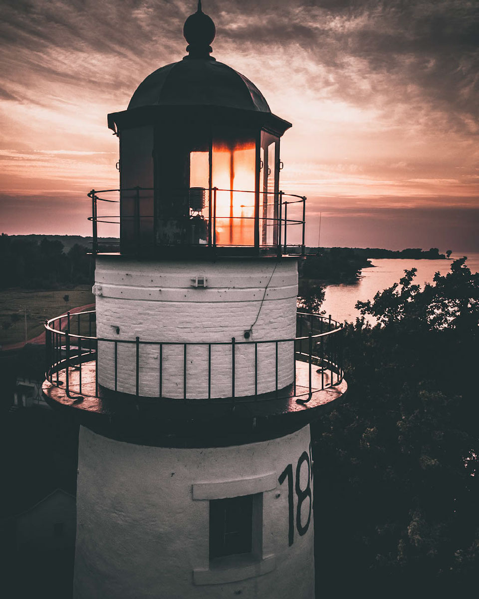Sunset through the lighthouse | Edit | Photoshop Lightroom
