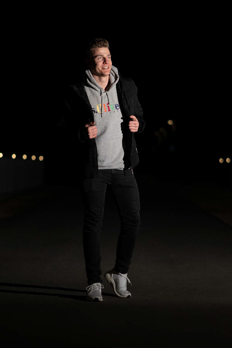 Flash by Night | Edit | Photoshop Lightroom